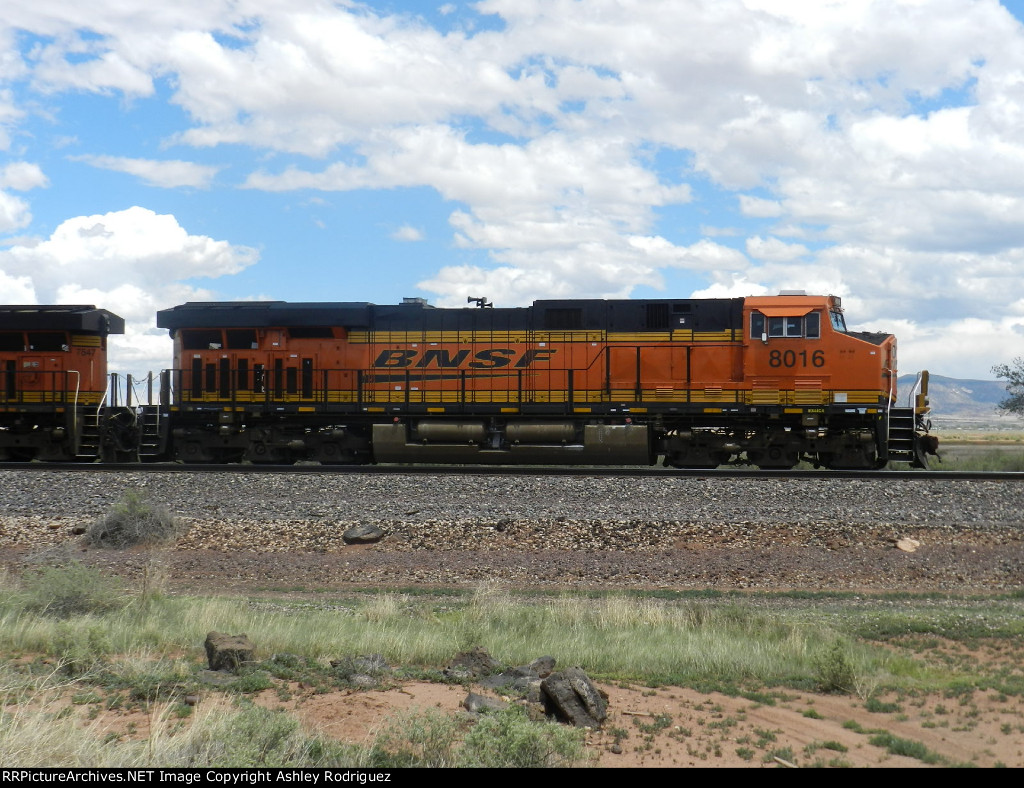 BNSF 8016